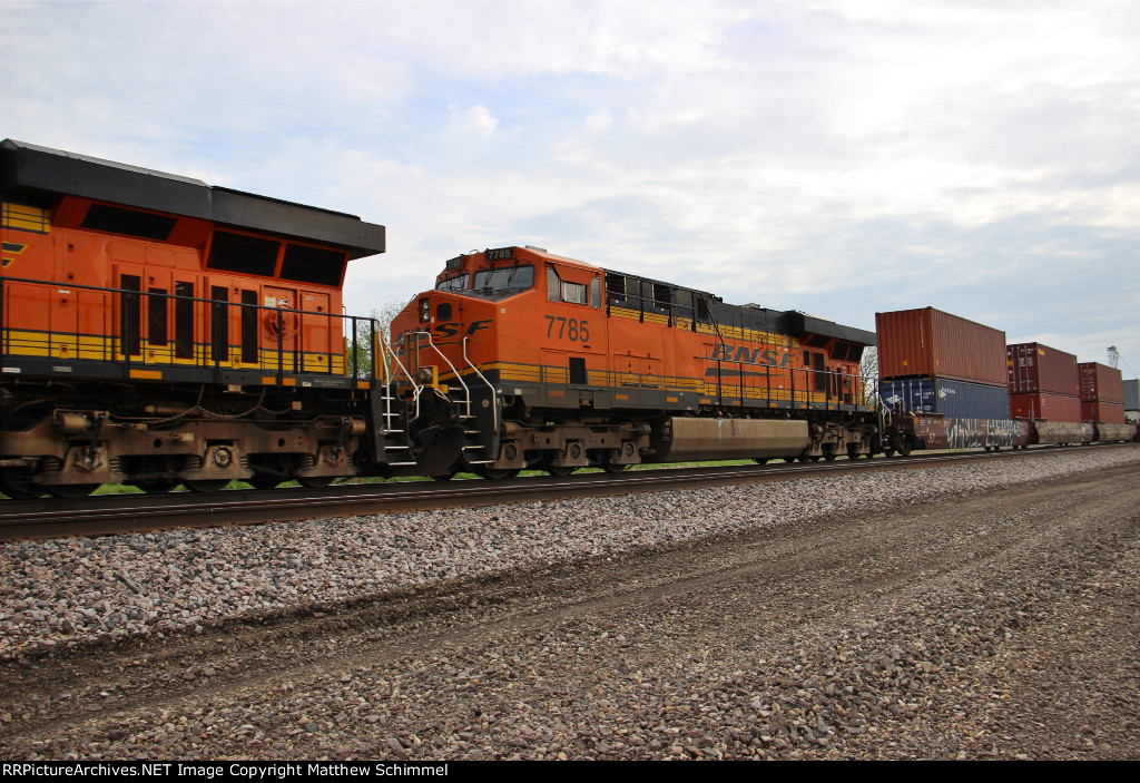BNSF 7785